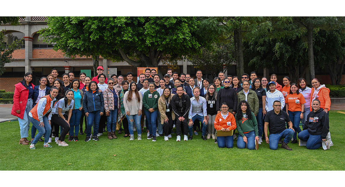 Con prácticas en la profesión y servicio social, estudiantes UDLAP ...